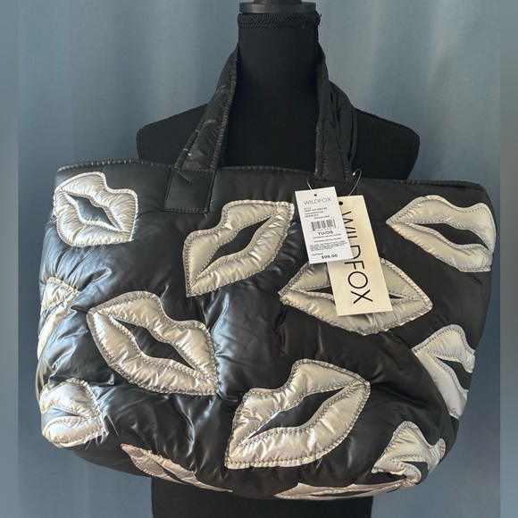 Wildfox | Bags | B03 Nwt Wildfox Black Puffy Shoulder Bag W Silver Lips ...